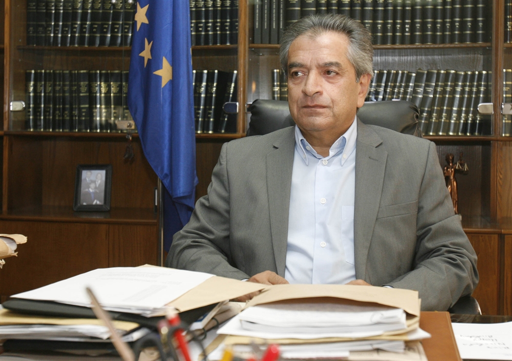 Κιτρινη κάρτα στην Κ.Δ. για μη αυτονόμηση Νομ. Υπηρεσίας | Philenews