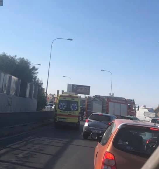 Αναποδογυρίστηκε όχημα στον κυκλικό κόμβο Πολεμιδιών (εικόνες) | Philenews