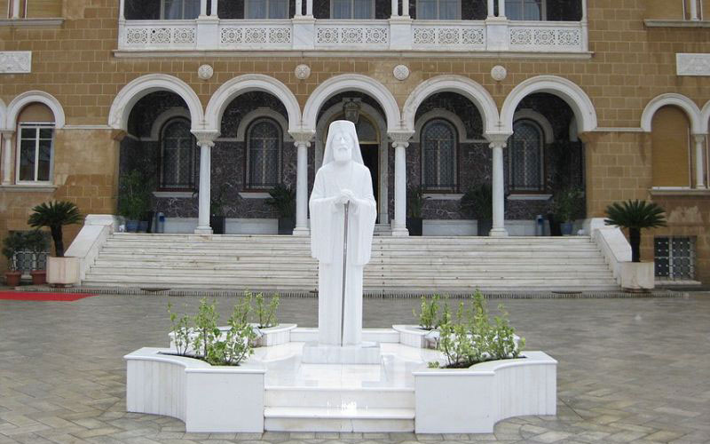 Καθαίρεση του ιερέα αποφάσισε ομόφωνα η Ιερά Σύνοδος | Philenews