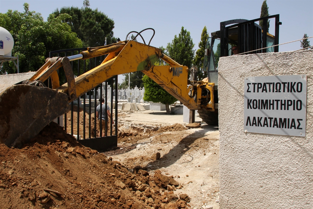 Έθαψαν ήρωες της ΕΛΔΥΚ ωσάν να ήταν ζώα | Philenews