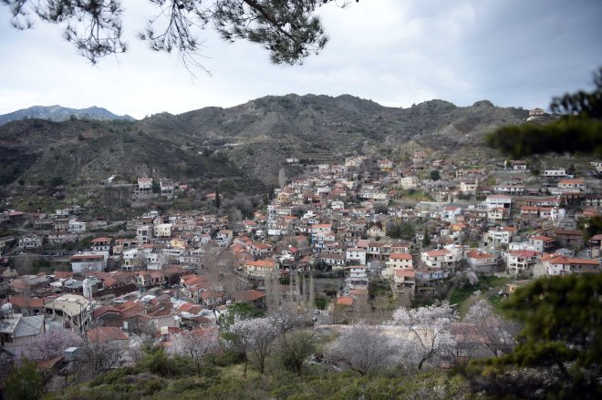 Οπτική ρύπανση στο Παλαιχώρι με λεωφορεία | Philenews