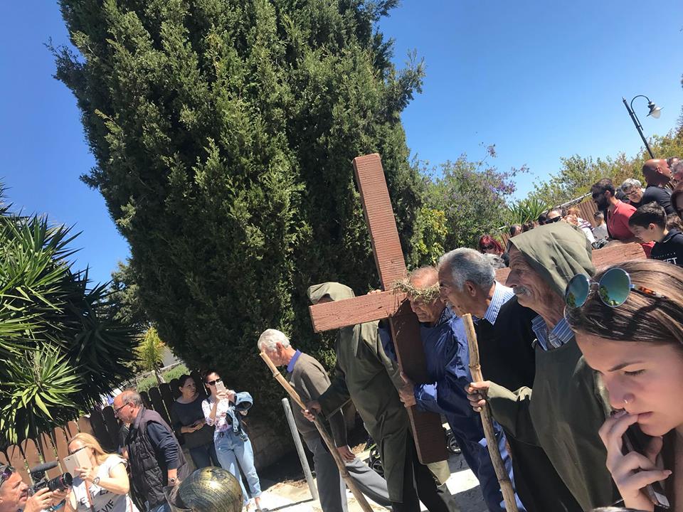 Αναπαράσταση της σταύρωσης του Κυρίου στον Κάθηκα | Philenews