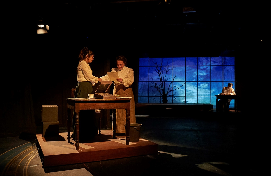 Λέα Μαλένη: Πρέπει να παραμείνουμε άνθρωποι | Philenews