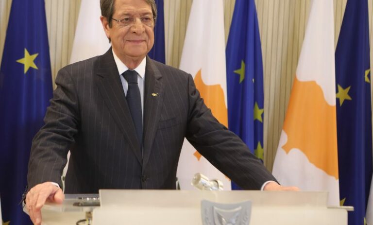 Παραδείγματος χάριν | Philenews
