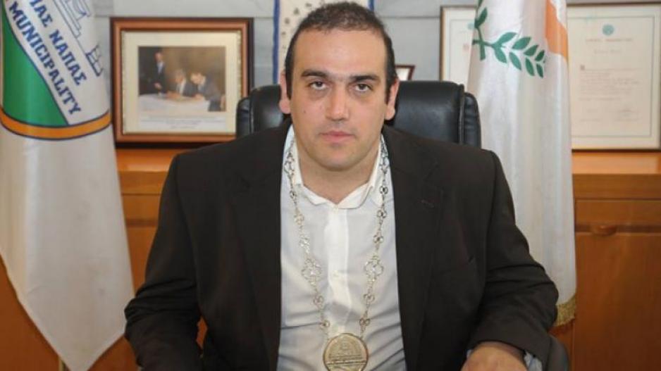 Καρούσος: Οι «πράσινες οροφές» θα μειώσουν την οπτική ρύπανση από τα ...