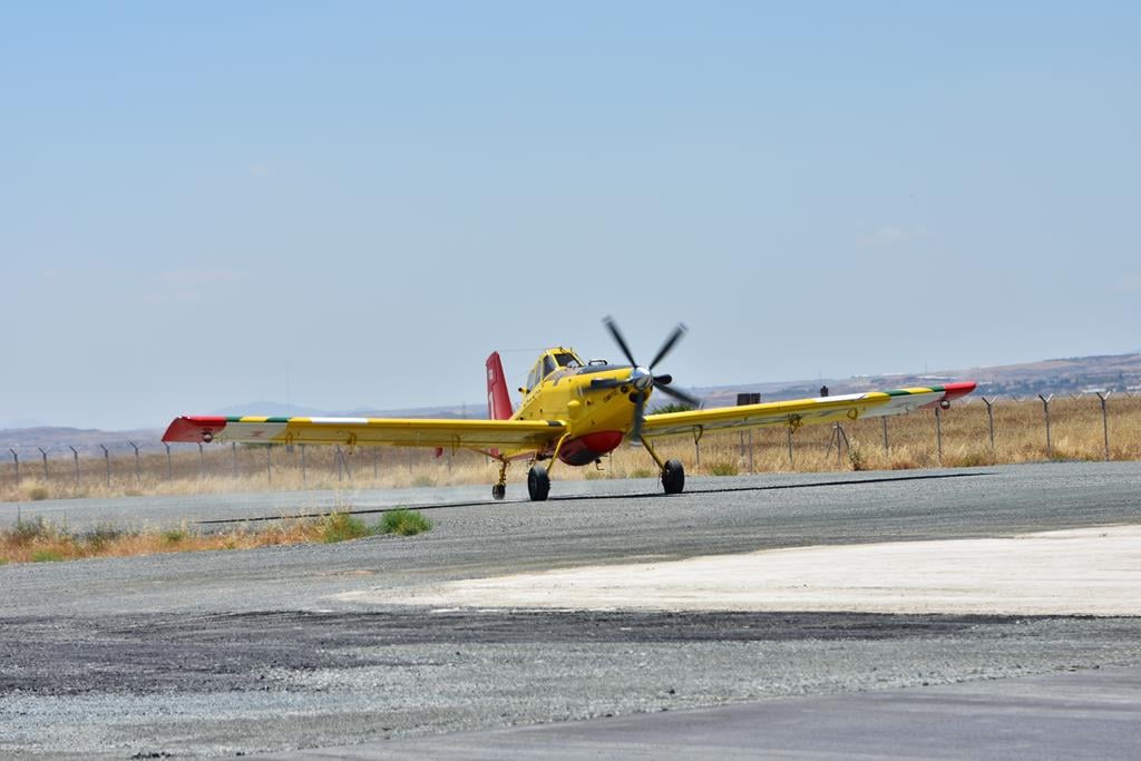 Εντυπωσιακές εικόνες από την επίδειξη του «Air Tractor» (βίντεο ...