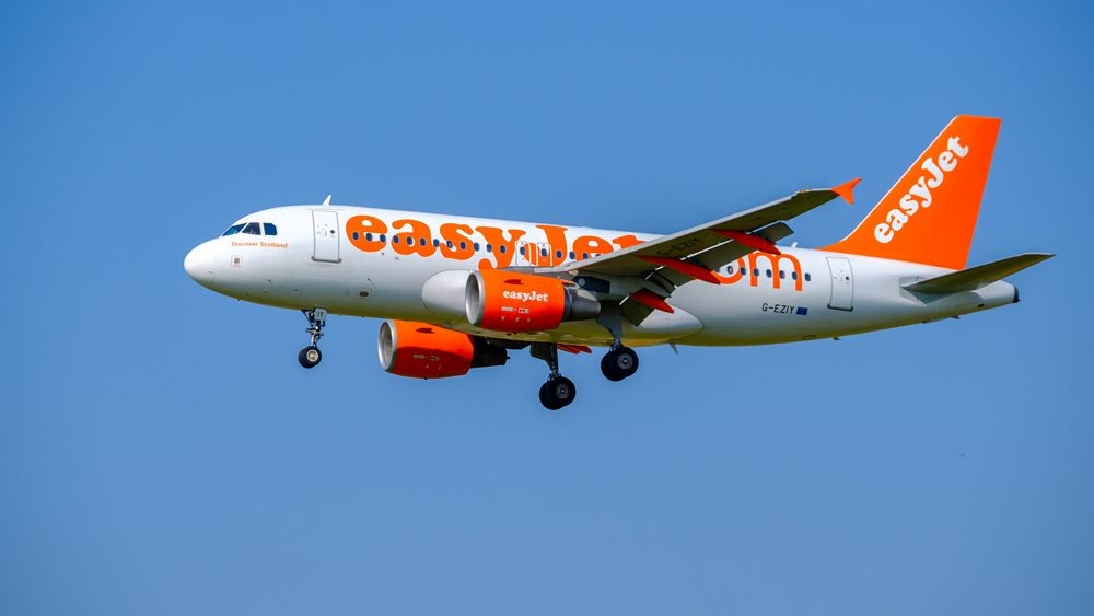 EasyJet: Ακυρώνει πτήσεις στο ΗΒ λόγω έλλειψης προσωπικού | Philenews