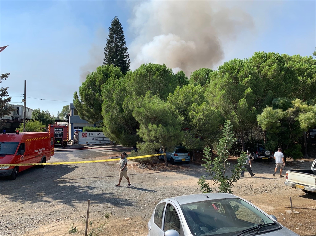 Κάηκε εργοστάσιο στη βιομηχανική Στροβόλου (βίντεο) | Philenews