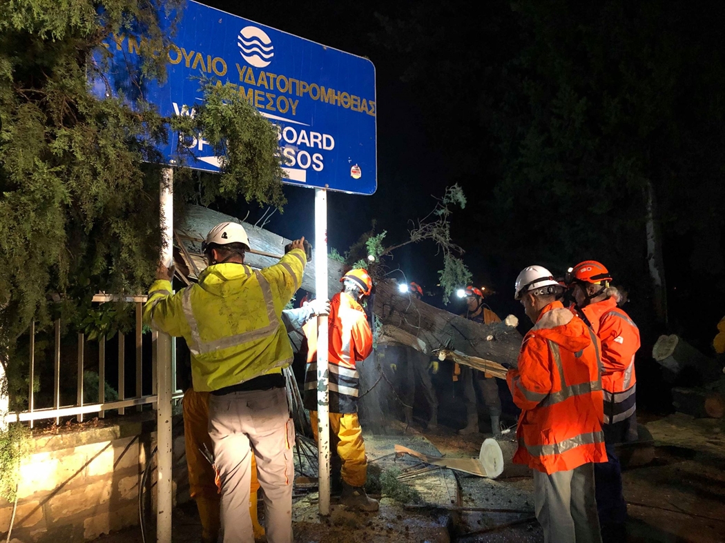 Χάος και καταστροφές στη Λεμεσό λόγω της κακοκαιρίας (εικόνες & βίντεο ...
