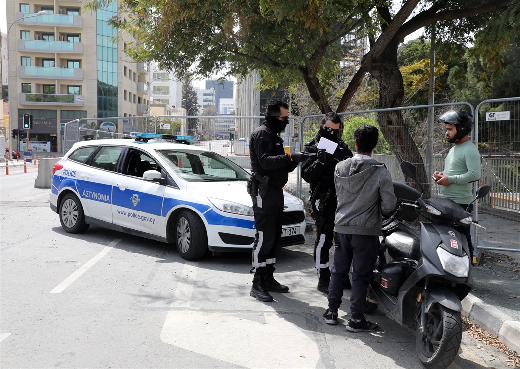 Αφήνουν τους πεζούς, πιάνουν τα κέντρα εστίασης | Philenews