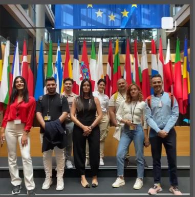 Τρεις Κύπριοι influencers στην καρδιά της Ευρώπης | Philenews