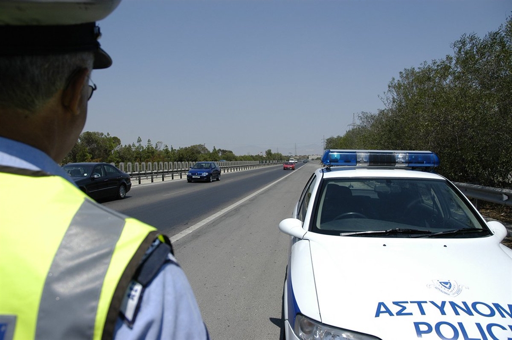 16χρονος έκλεψε αυτοκίνητο και τράκαρε υπό επήρεια ναρκωτικών | Philenews