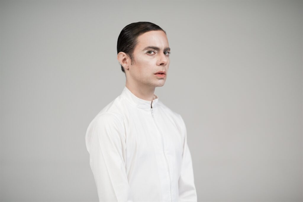 Ο Freedom Candlemaker επιστρέφει στην Αξιοθέα με το «Gold» | Philenews