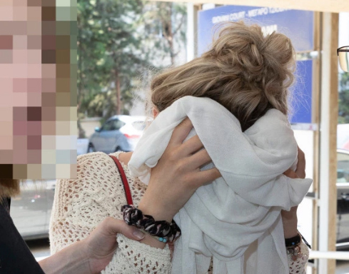 «Γραμμένη σε άθλια αγγλικά» η κατάθεση της 19χρονη Βρετανίδας | Philenews