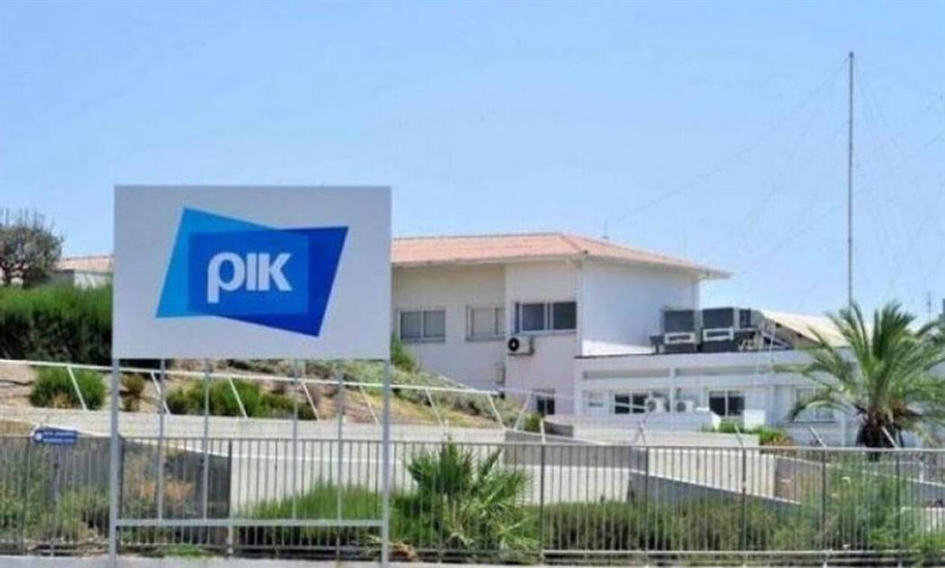 Μαλλιά κουβάρια στο ΡΙΚ για αλλαγές στο Τρίτο | Philenews