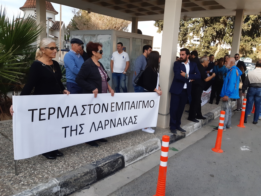 Εκδήλωση διαμαρτυρίας για καθυστέρηση στα έργα του ΓΝ Λάρνακας | Philenews