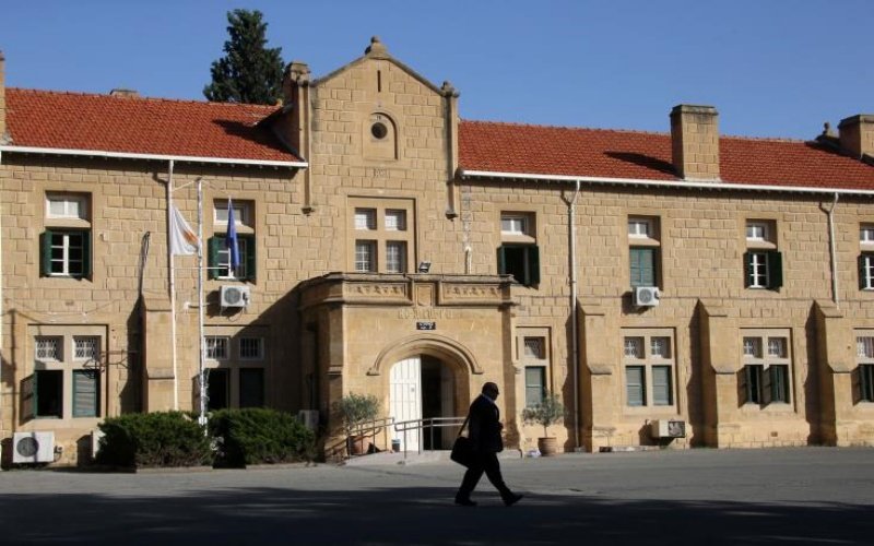 Στο κελί ο Σιμόν Μιστριέλ Αϊκούτ – Υπόδικος μέχρι τη δίκη ο σφετεριστής ...