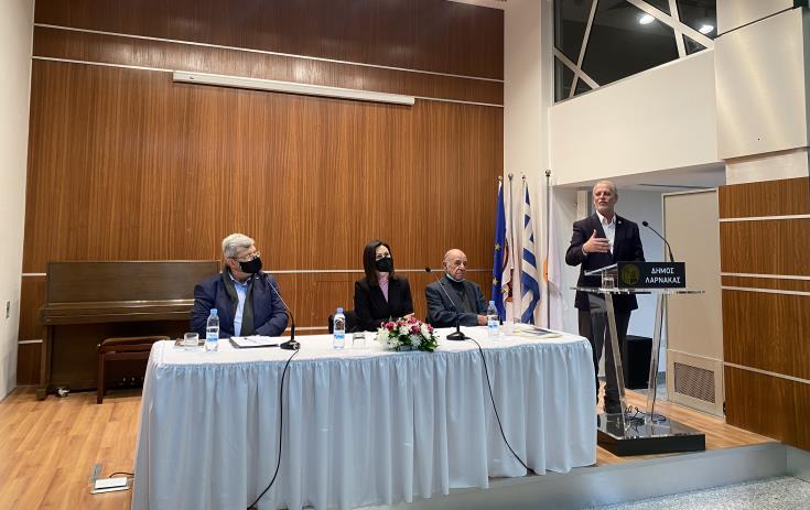 Παρουσιάστηκε το βιβλίο του Σιζόοπουλου «Κύπρος 1955 – 1974, πορεία ...