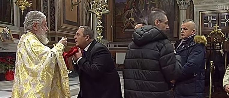 Ο Καμμένος πήγε να… κοινωνήσει πριν αποχωρήσει | Philenews