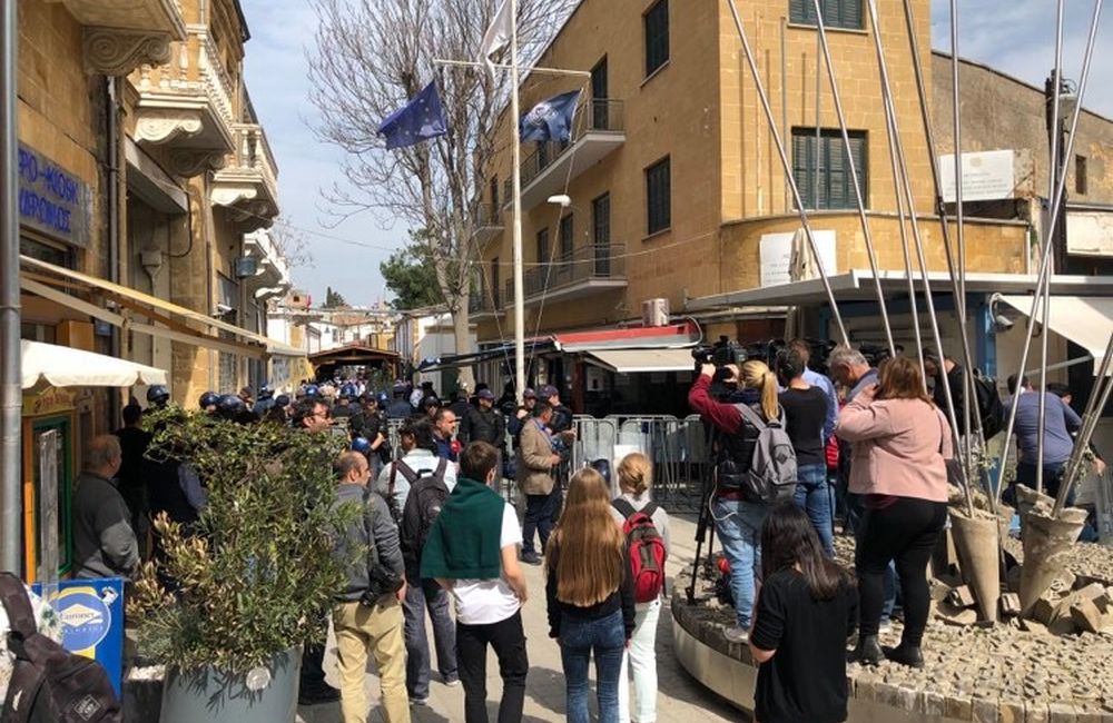 Τα οδοφράγματα πέραν από την πολιτική σκοπιά | Philenews