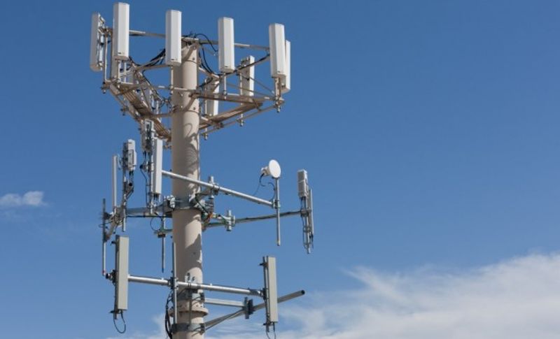 Τοποθέτησαν κεραία 5G στη γειτονιά μας | Philenews