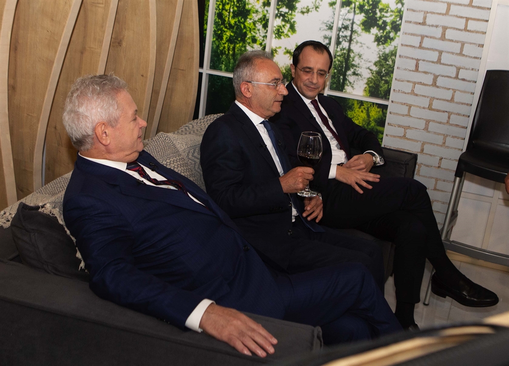 Τι ωραία που τα λένε! Πάμε ολοταχώς για το ενωμένο κράτος ...