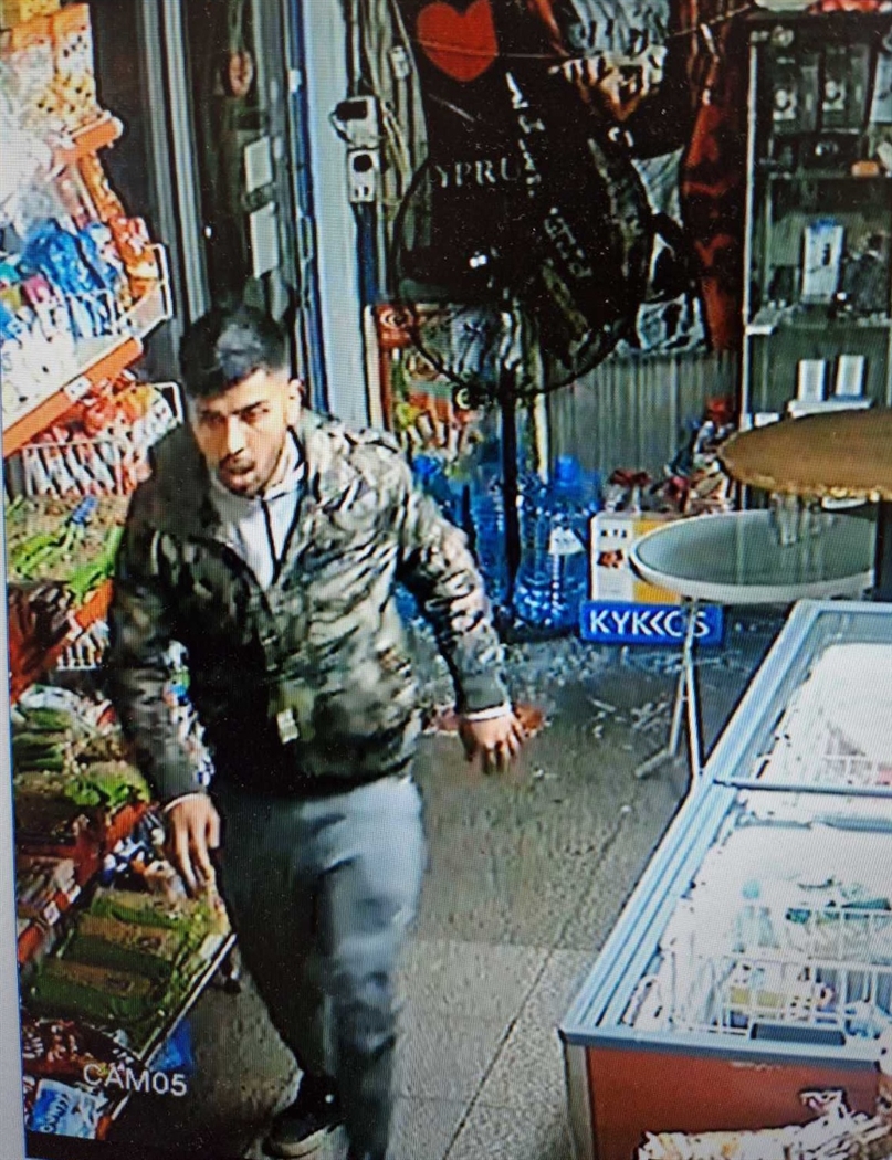 Αυτούς αναζητεί η Αστυνομία για κλοπές (εικόνες) | Philenews