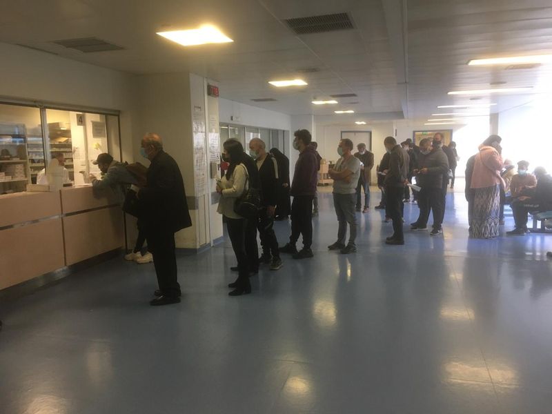 Μια απλή βλάβη... προκάλεσε ουρές στο φαρμακείο του Γ.Ν. Λευκωσίας ...