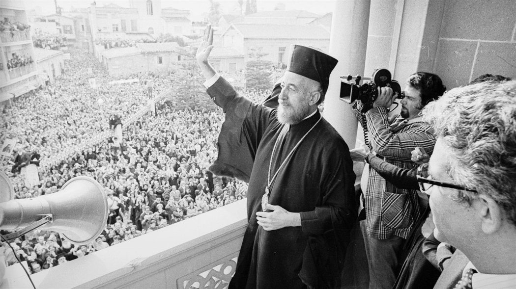 Ο Μακάριος έφυγε «ευτυχώς» νωρίς! | Philenews