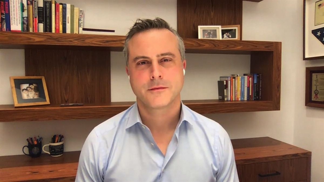 Ο Έλληνας ομογενής, John Poulos, εξευτέλισε το Fox News | Philenews