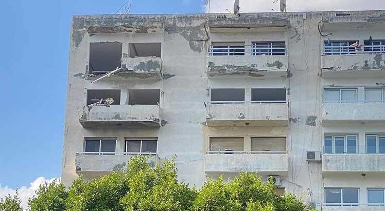 Τι είναι αυτό που ρίχνει τα μπαλκόνια | Philenews