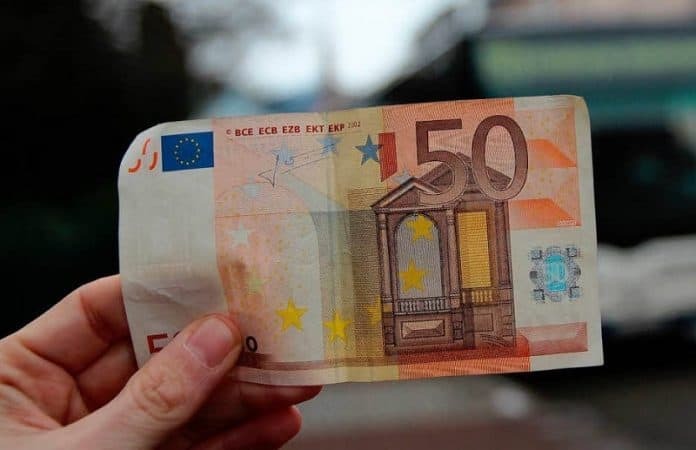 Σχηματίζεται ο σατανάς πάνω στο χαρτονόμισμα των 50 ευρώ; | Philenews