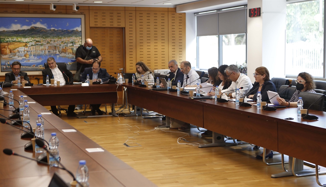 Το ΑΚΕΛ θα αποδεχθεί τις αναπομπές που αφορούν την επ. Προσφύγων ...