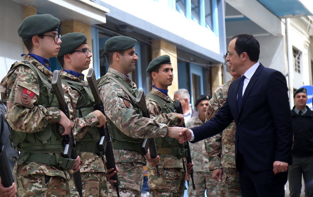 Ο Πρόεδρος Χριστοδουλίδης επισκέφθηκε στρατόπεδα (εικόνες) | Philenews