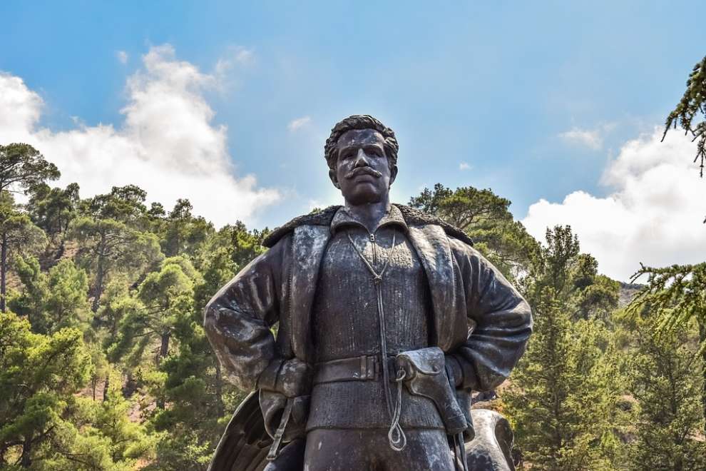 Γρηγόρης Αυξεντίου: Τιμή και δόξα στους αθανάτους | Philenews
