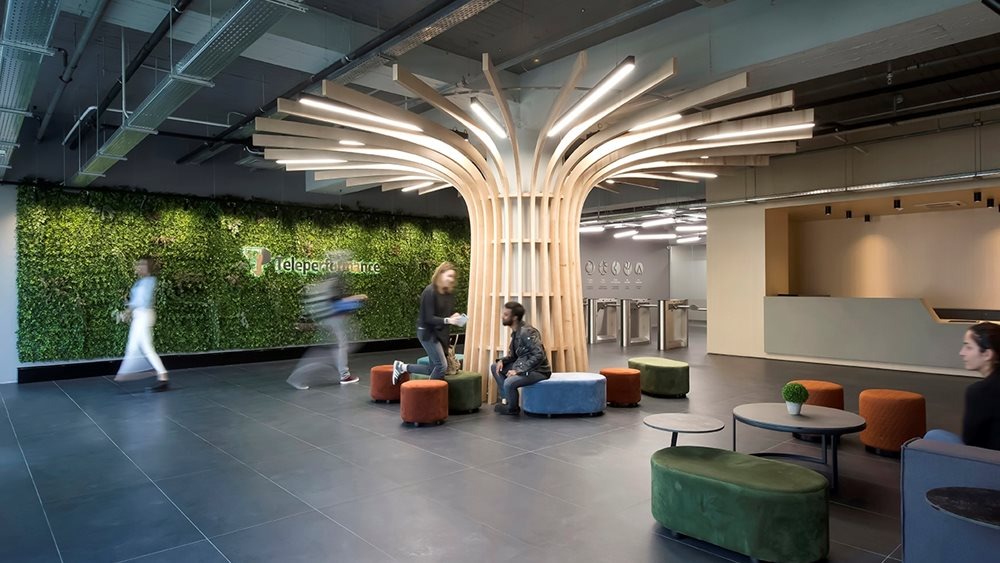 Η Teleperformance εξαγοράζει τη Majorel έναντι 3 δισ. ευρώ | Philenews