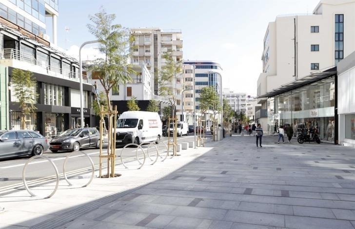 Κλείνει για αυτοκίνητα η Μακαρίου, ανοίγει για καταστήματα | Philenews