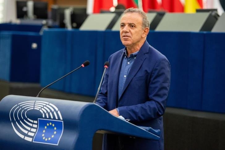 Ποιος «ενταφιάζει» το κράτος δικαίου της ΕΕ στην Κύπρο; | Philenews