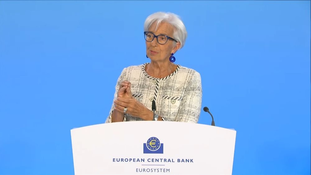 Καμπανάκι Λαγκάρντ φωτογραφίζοντας Τραμπ | Philenews