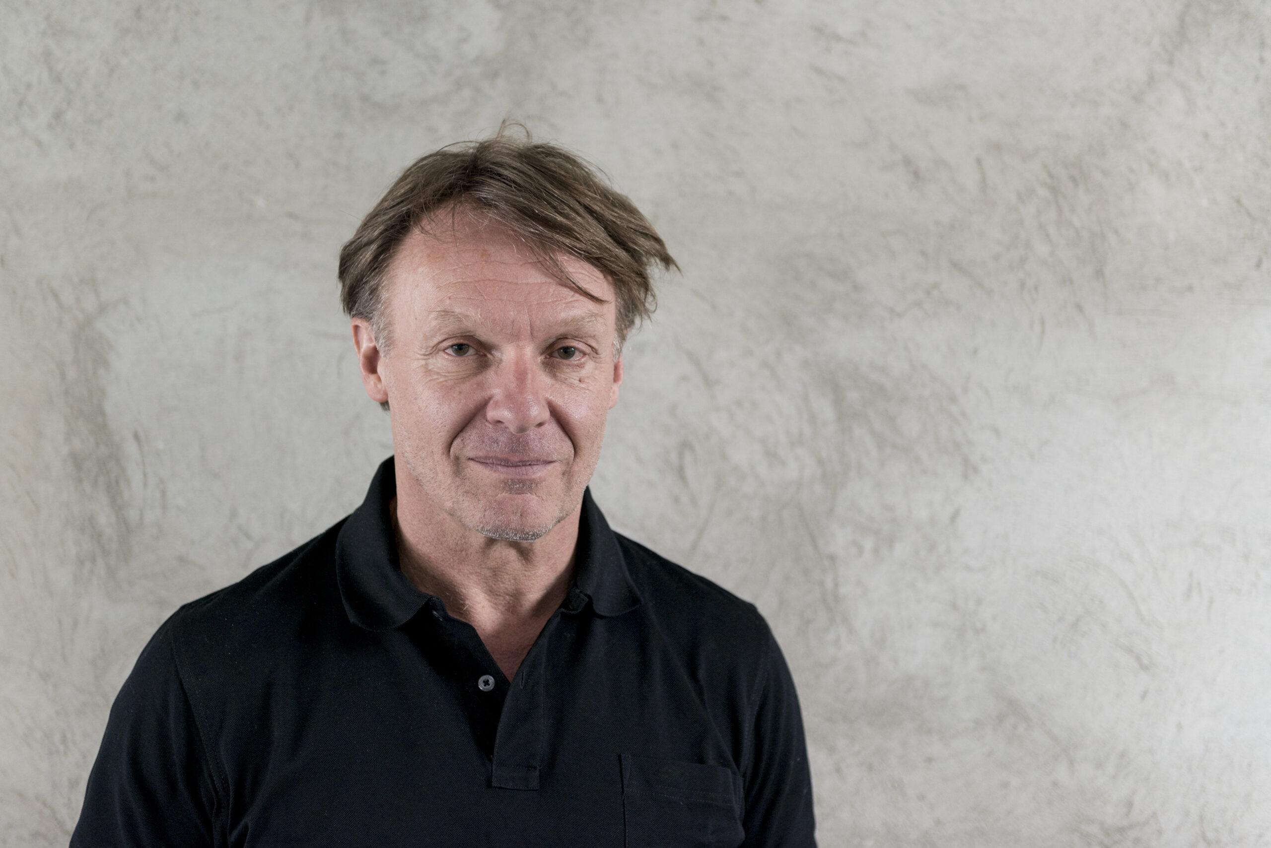 Φιλίπ Σερ: Προσπαθώ να διεγείρω το ενεργό μέρος του θεατή | Philenews