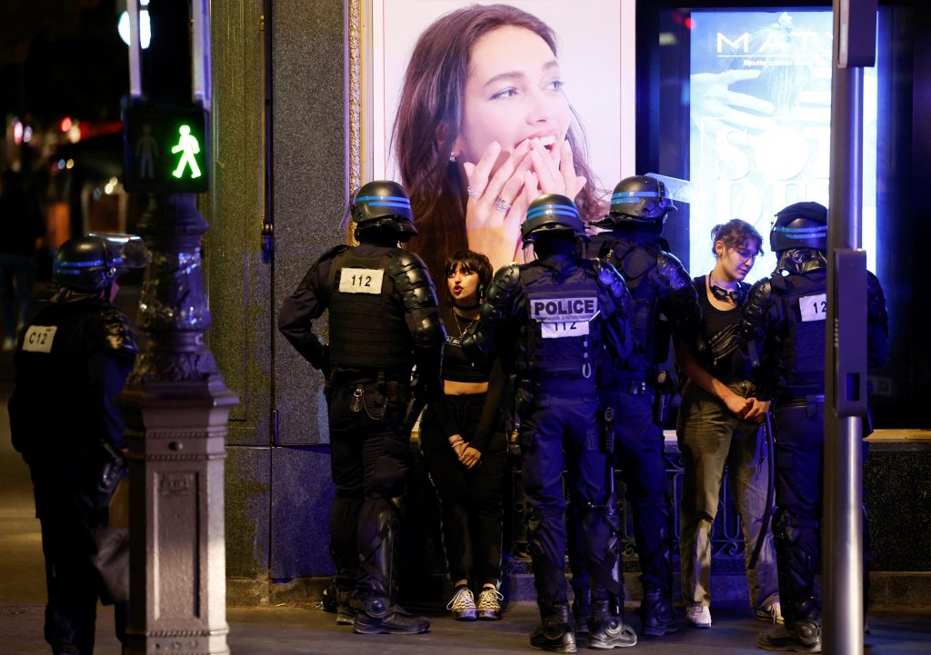 Ξεχειλίζει η οργή στη Γαλλία: Σήμερα η κηδεία του δολοφονημένου Ναέλ ...