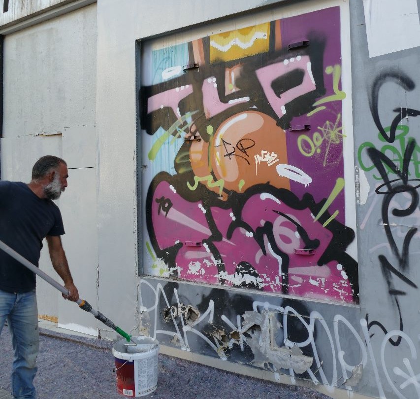 Καθαρίζουν Λεμεσό και Λάρνακα από την οπτική ρύπανση | Philenews