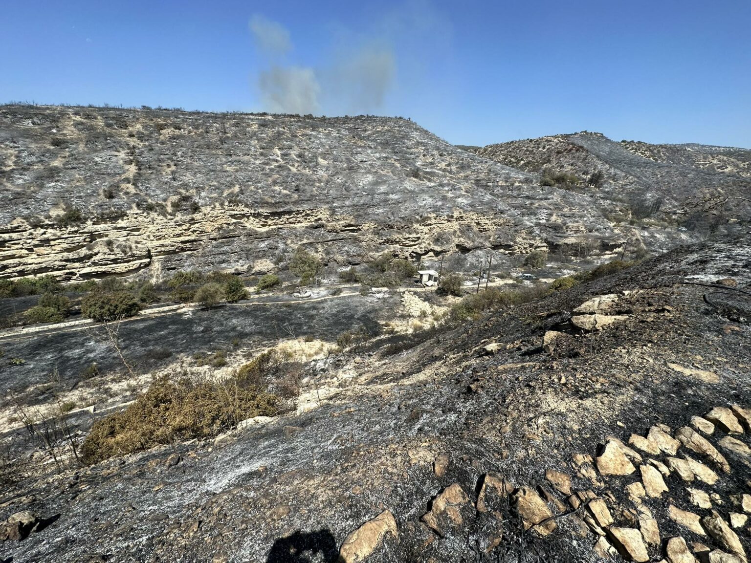 Αναζωπύρωση της πυρκαγιάς στην περιοχή της Απαισιάς - Κάηκε κατοικία ...