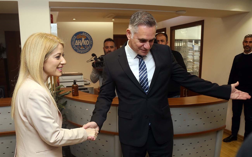 Γέφυρες συνεργασίας ΔΗΣΥ, ΔΗΚΟ και ΔΗΠΑ | Philenews