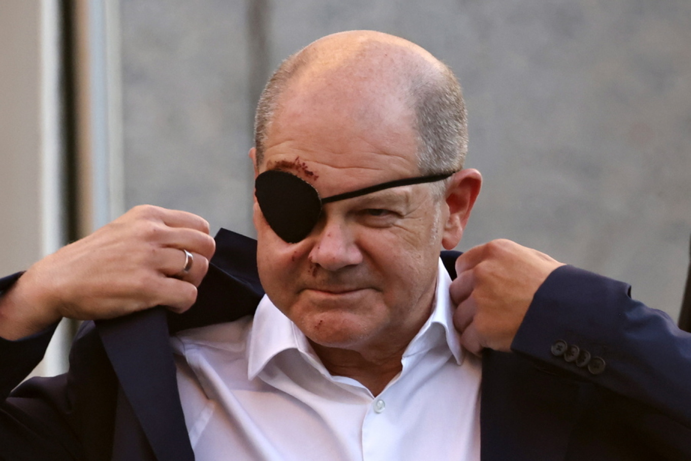 Γερμανία: Η πρώτη εμφάνιση του Σολτς ως «πειρατής» εξαιτίας του ...