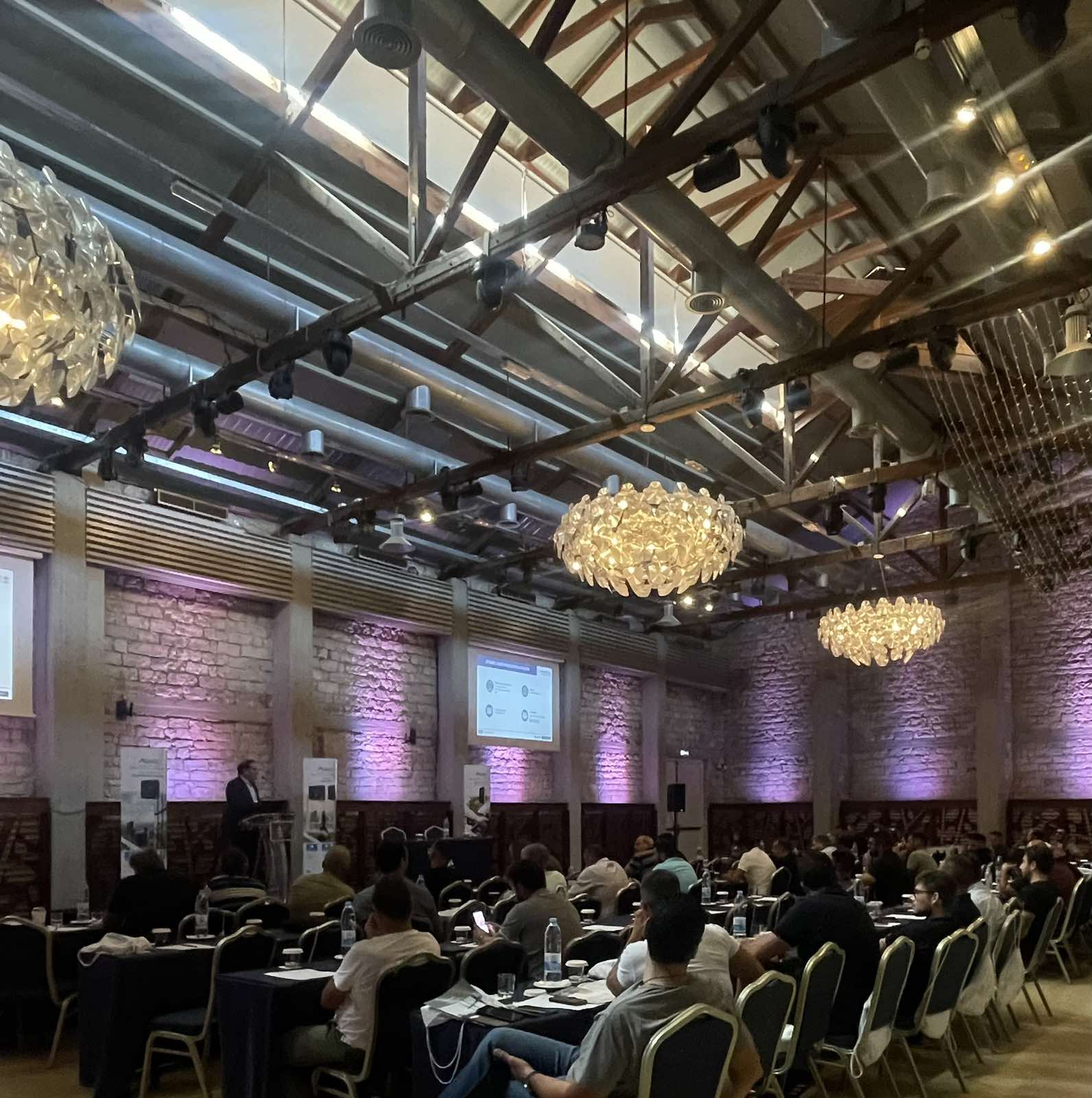 H ZCS Azzurro και η Conercon Energy Solutions παρουσίασαν ...