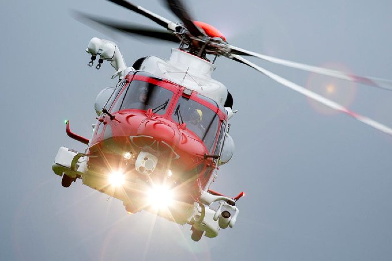 Eλικόπτερο με έξι επιβάτες έπεσε κοντά στο νησί Σότρα της Νορβηγίας ...