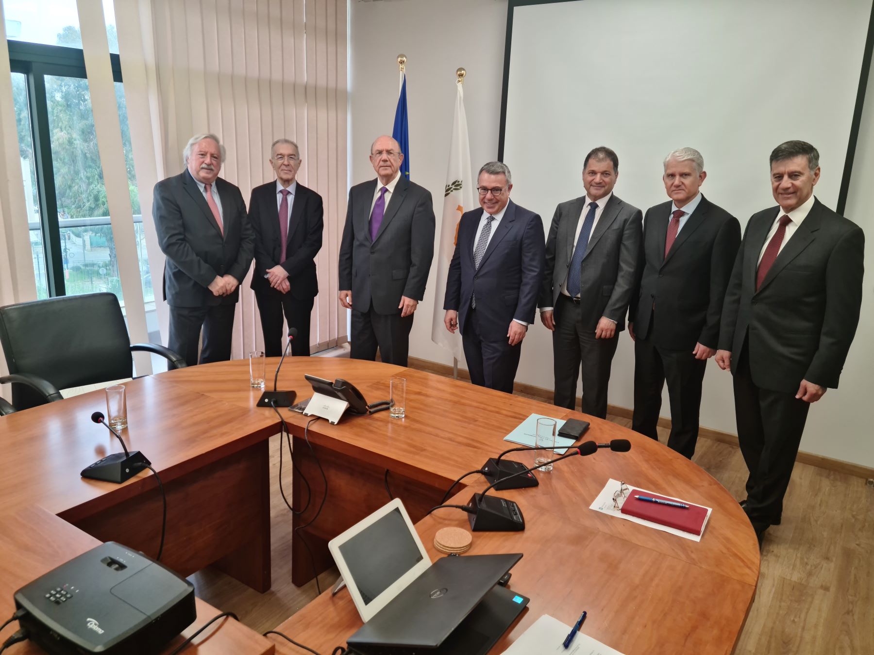 Τα είπαν Υπουργός Οικονομικών και Πρόεδρος της Alpha Bank | Philenews