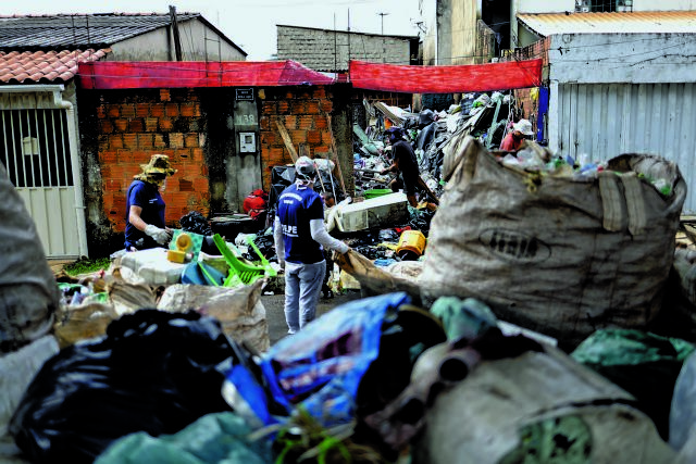 Συναγερμός για κοκτέιλ ιών που έρχεται από τη Βραζιλία - Απειλή για νέα πανδημία | Philenews