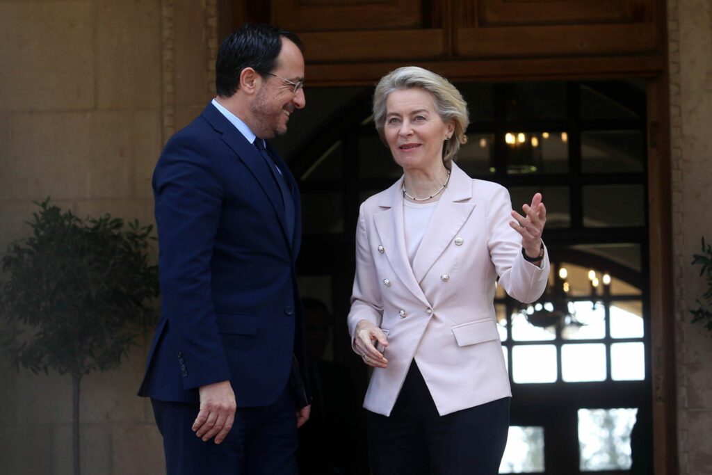 Στο Προεδρικό η Ούρσουλα φον ντερ Λάιεν - Προς επιθεώρηση υποδομών ...